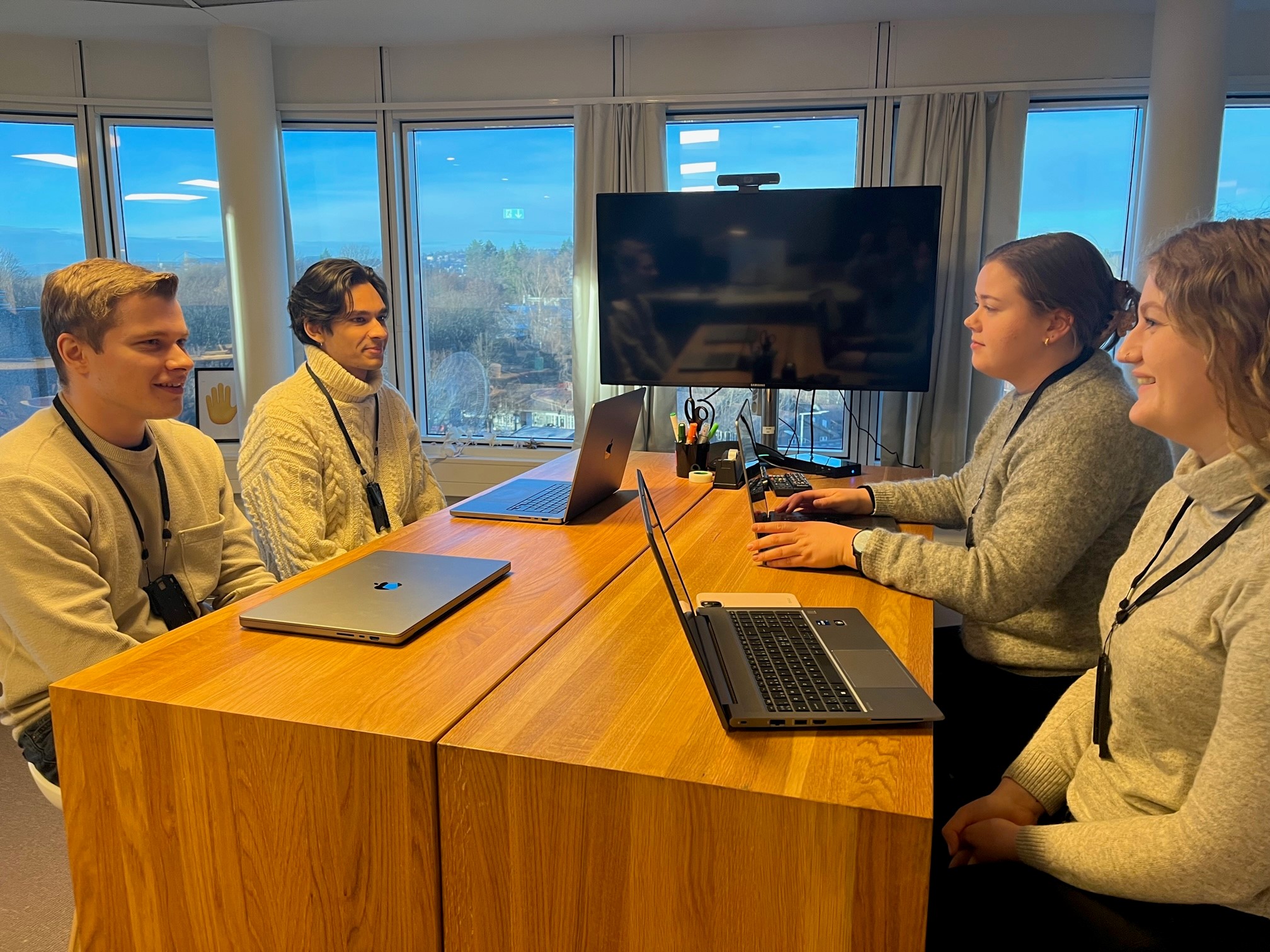 27 nyutdannede klare for å utvikle smarte løsninger for politiet – Politiet.no