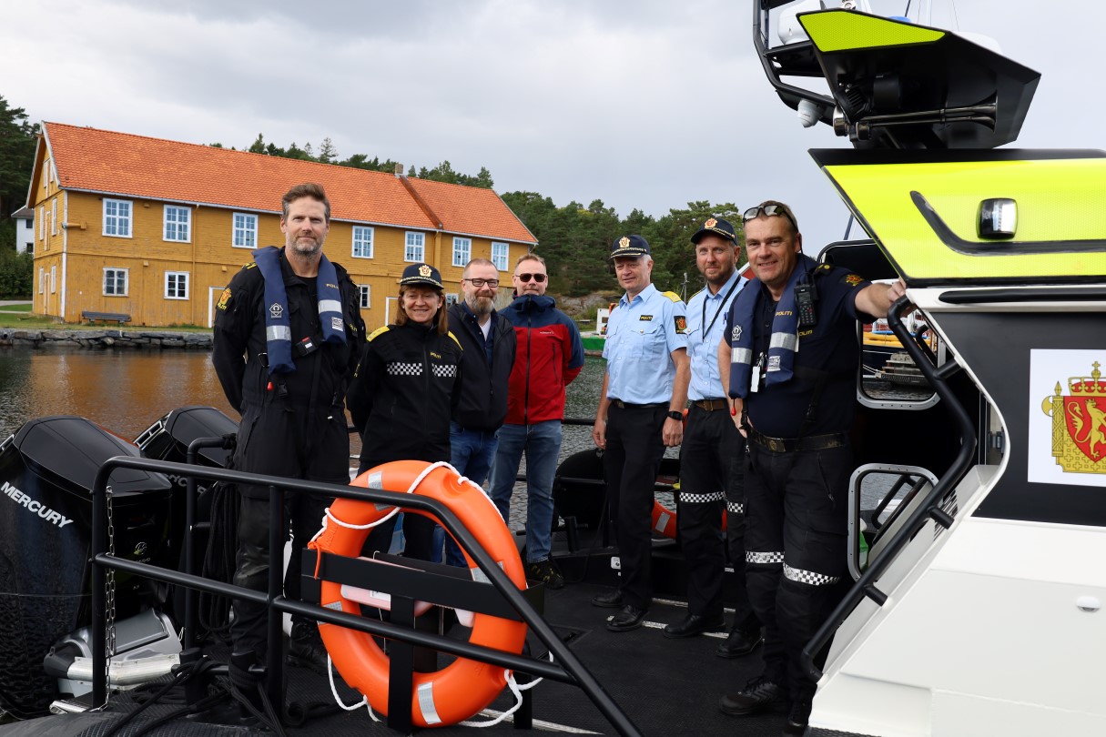 Første nye politibåt på vannet – Politiet.no